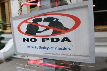 Cultural Mistakes That 93% of Americans Make Abroad & + Like